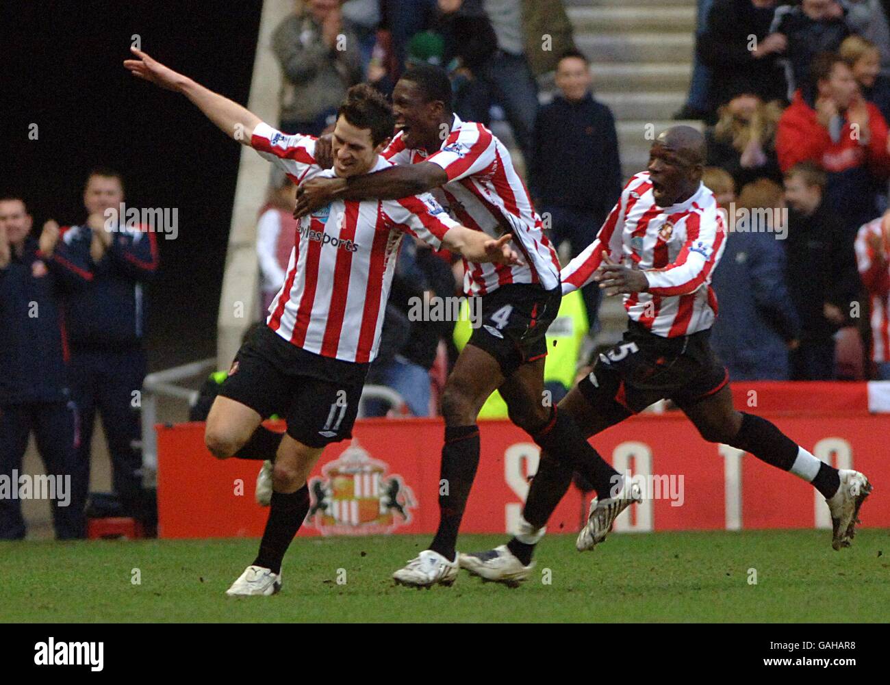 Sunderlands daryl murphy celebrates goal hi-res stock photography and ...