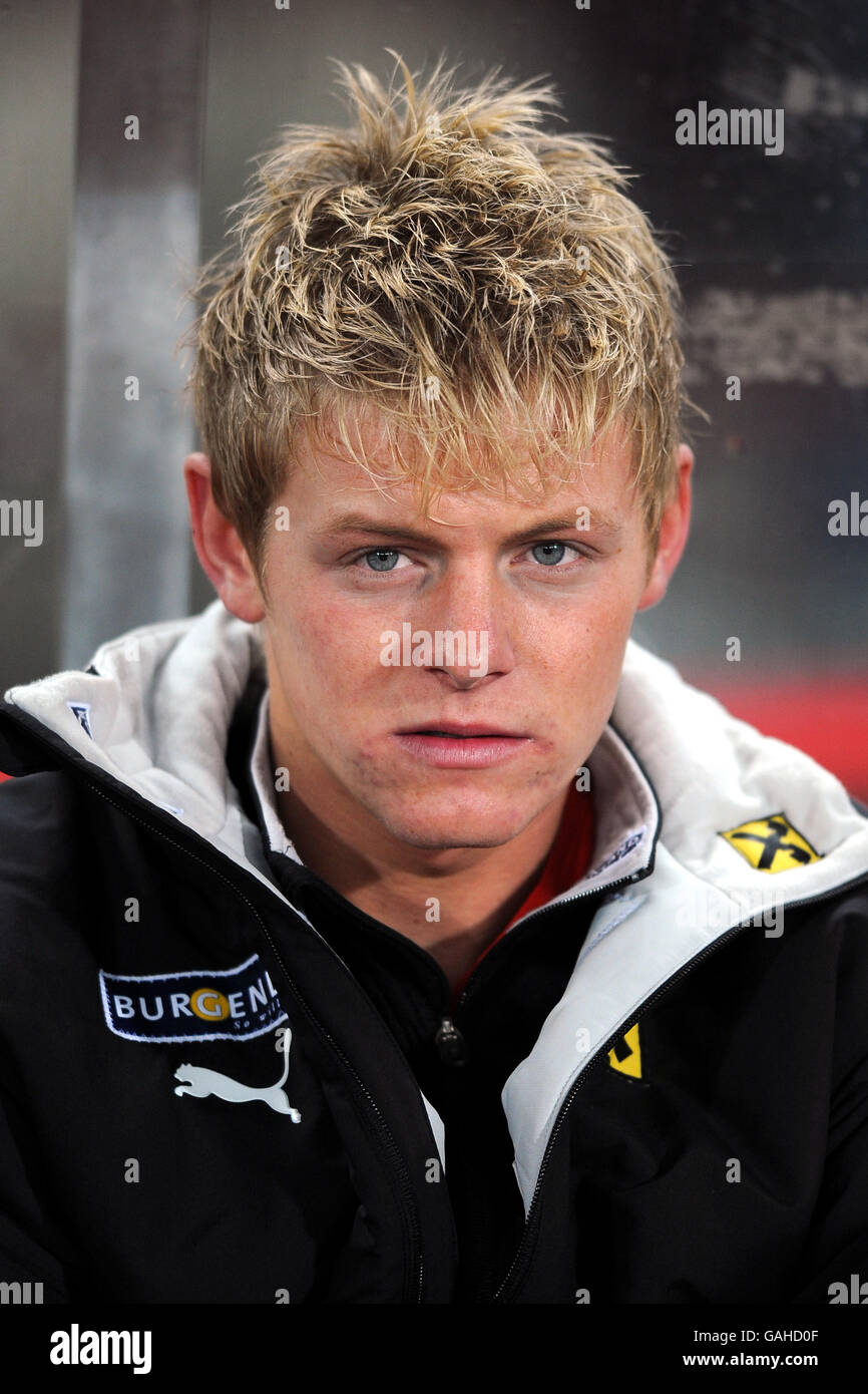 Football stadium headshot head shot euro2008preview hi-res stock ...
