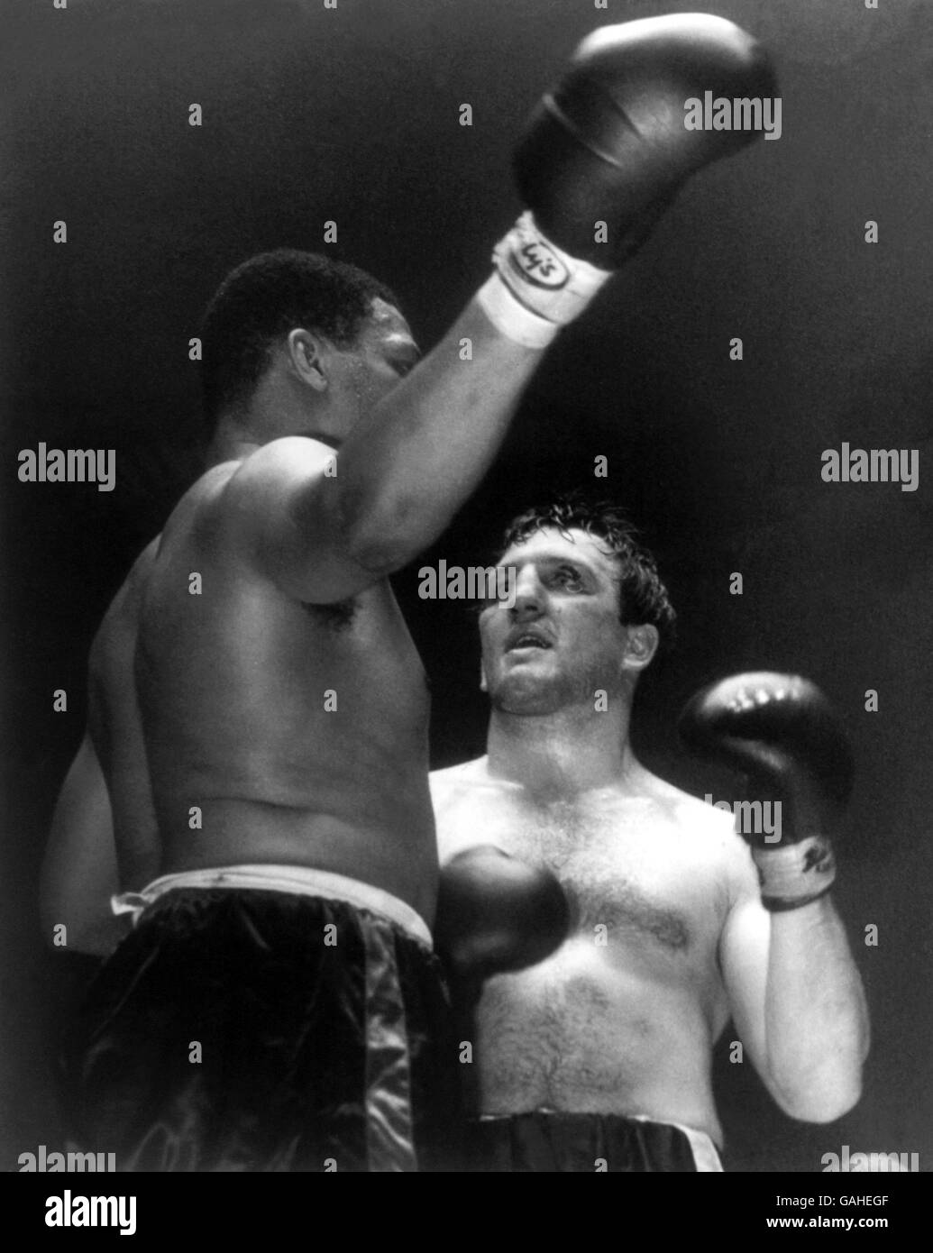 Boxing heavyweight brian london Black and White Stock Photos & Images ...