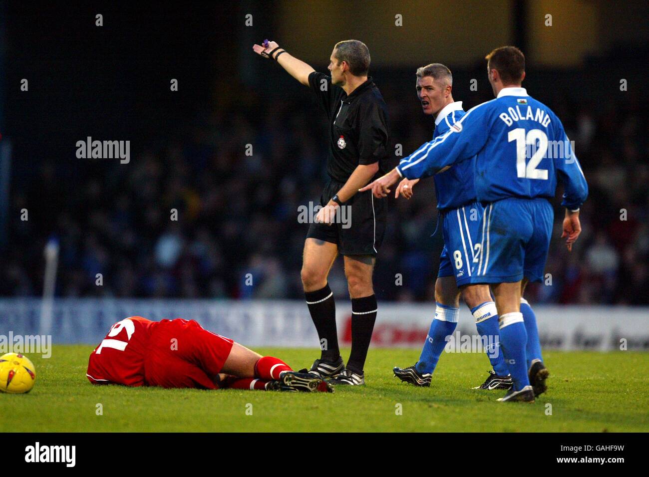 Referee richard beeby hi-res stock photography and images - Alamy