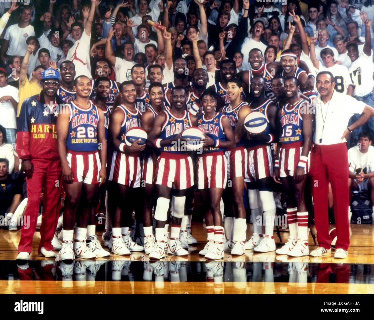 Harlem globetrotters hi-res stock photography and images - Alamy