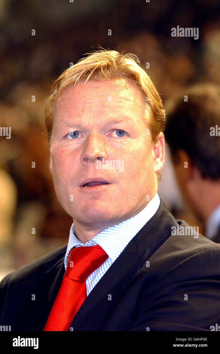 Ronald koeman ajax hi-res stock photography and images - Alamy