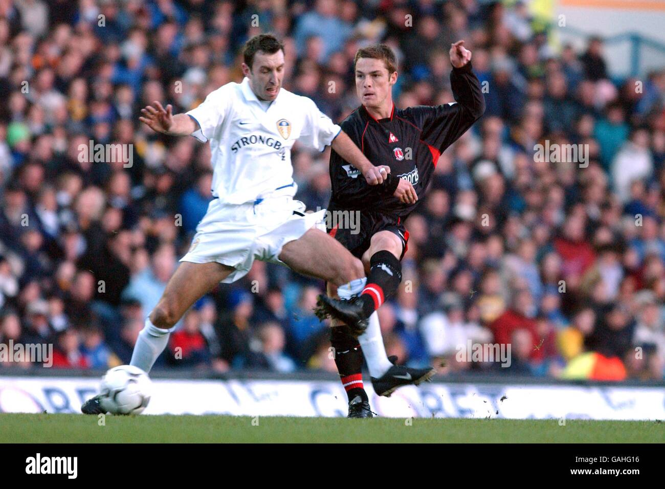 Leeds United's Jason Wilcox (l) challenges Charlton Athletic's Scott ...