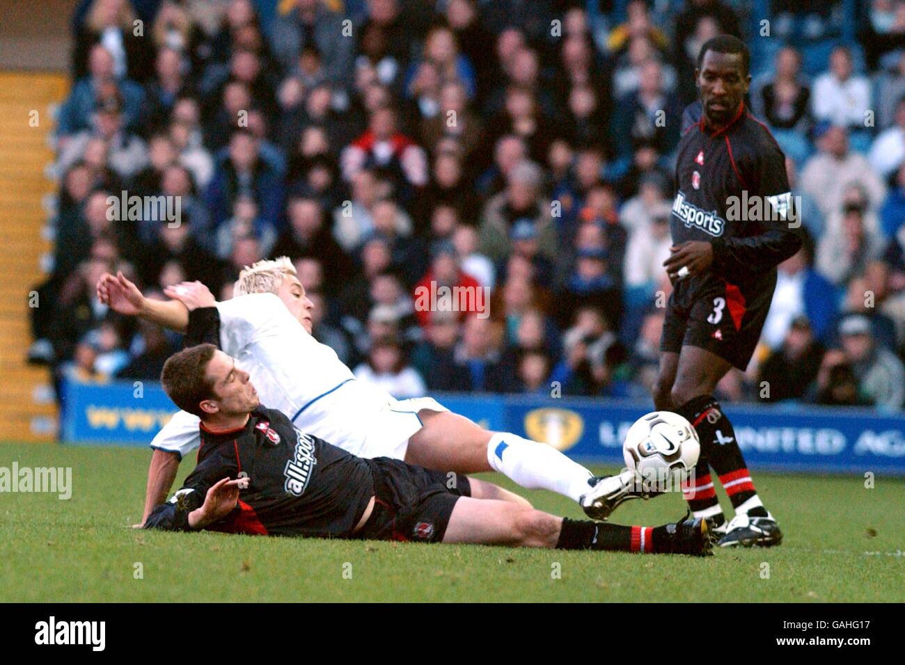 Leeds United's Alan Smith (top) and Charlton Athletic's Scott Parker ...