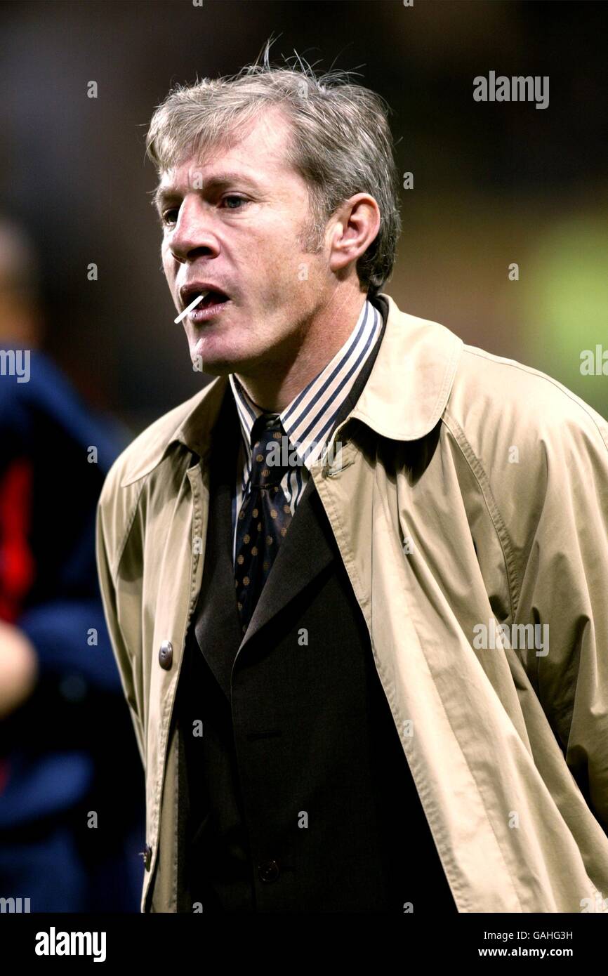 Coach luis fernandez paris saint germain hi-res stock photography and ...