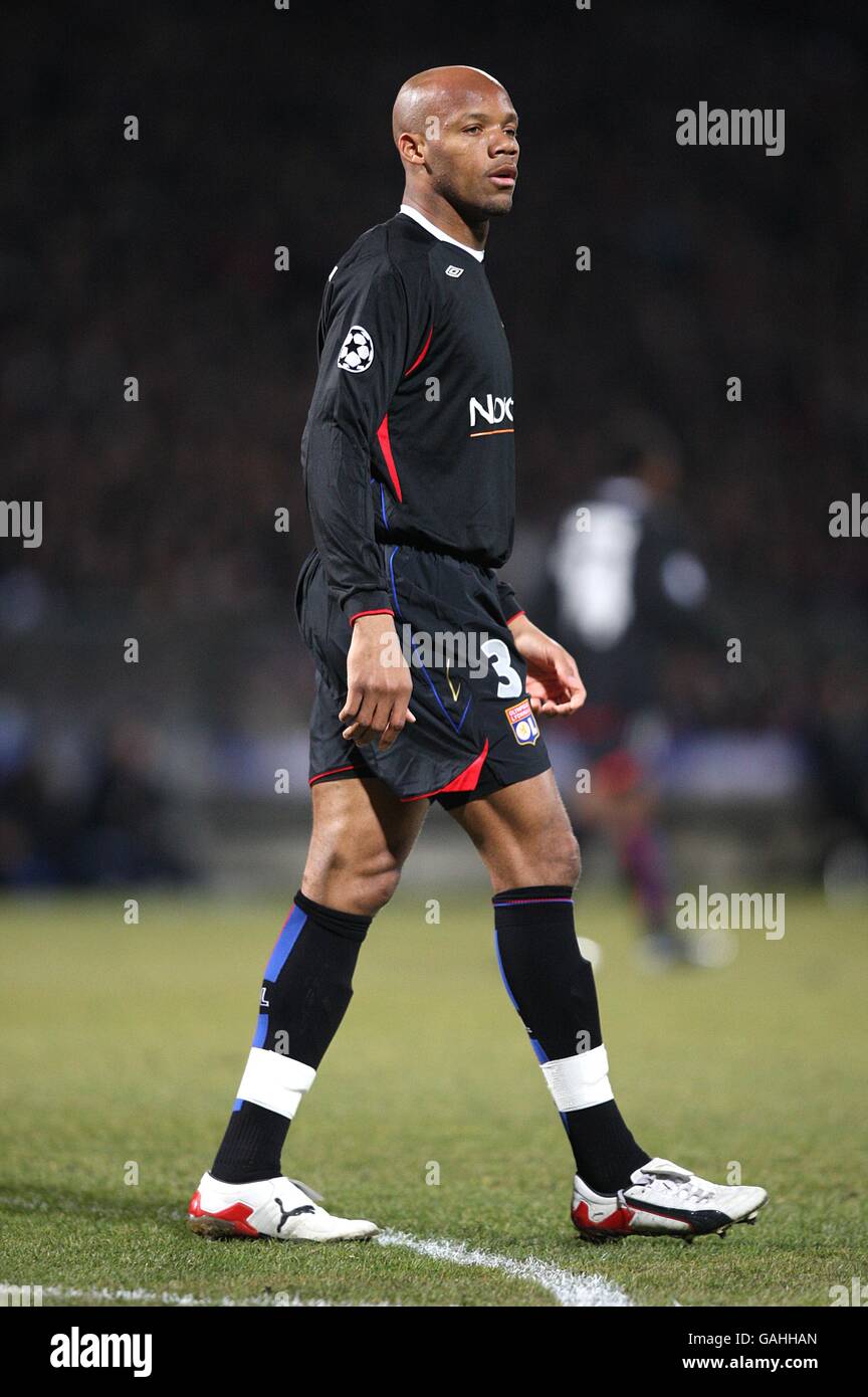 Soccer - UEFA Champions League - Olympique Lyonnais v Manchester United ...