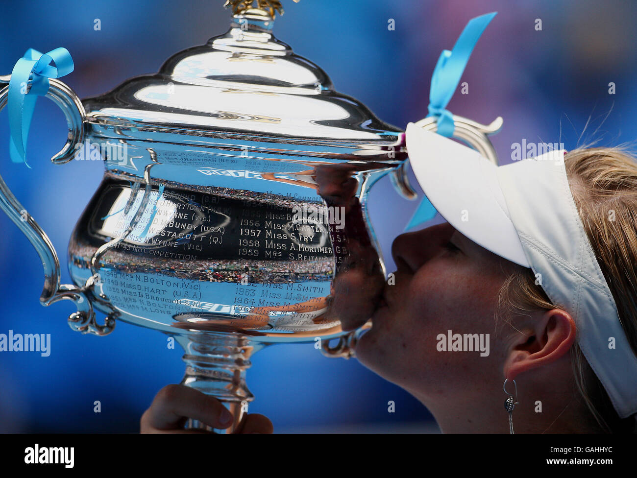 Maria sharapova with trophy hi-res stock photography and images - Alamy