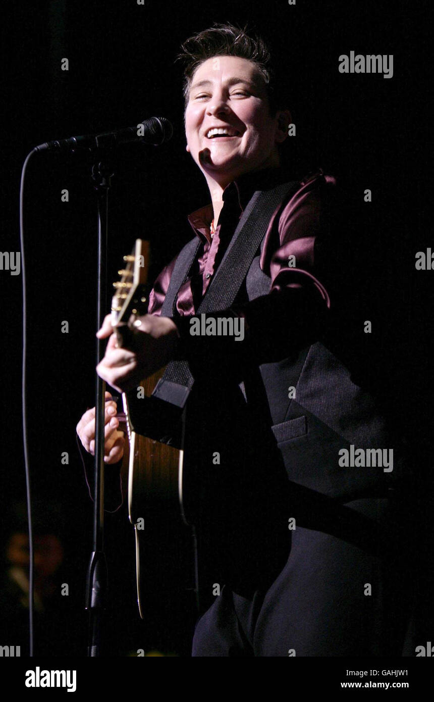 K d lang hi-res stock photography and images - Alamy