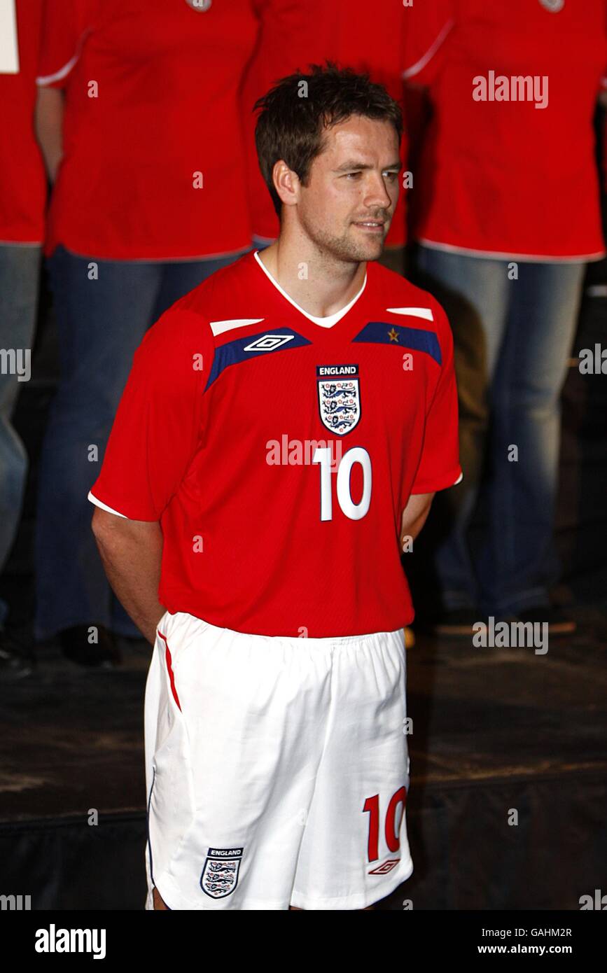 Soccer - England Kit Launch - The Grove Hotel Stock Photo - Alamy