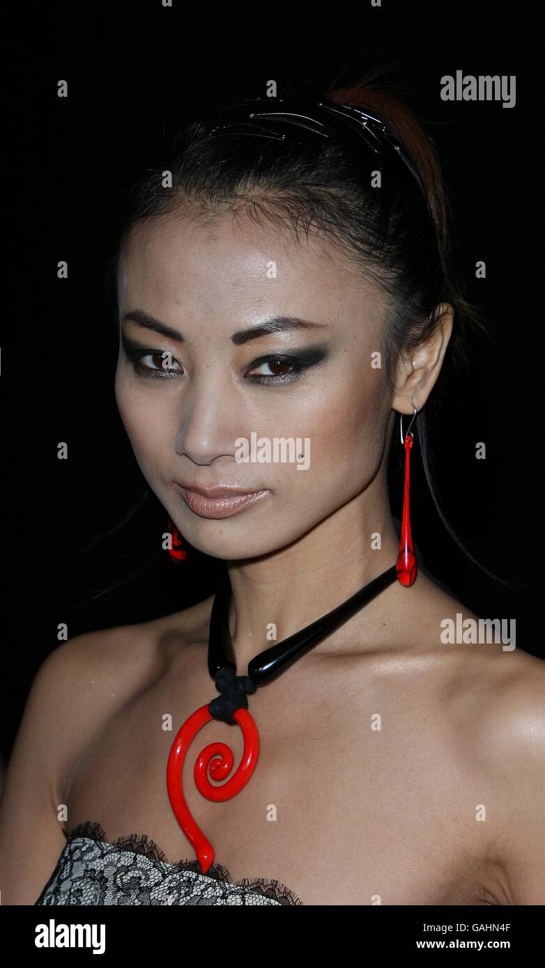 Annual benefit concert hi-res stock photography and images - Alamy