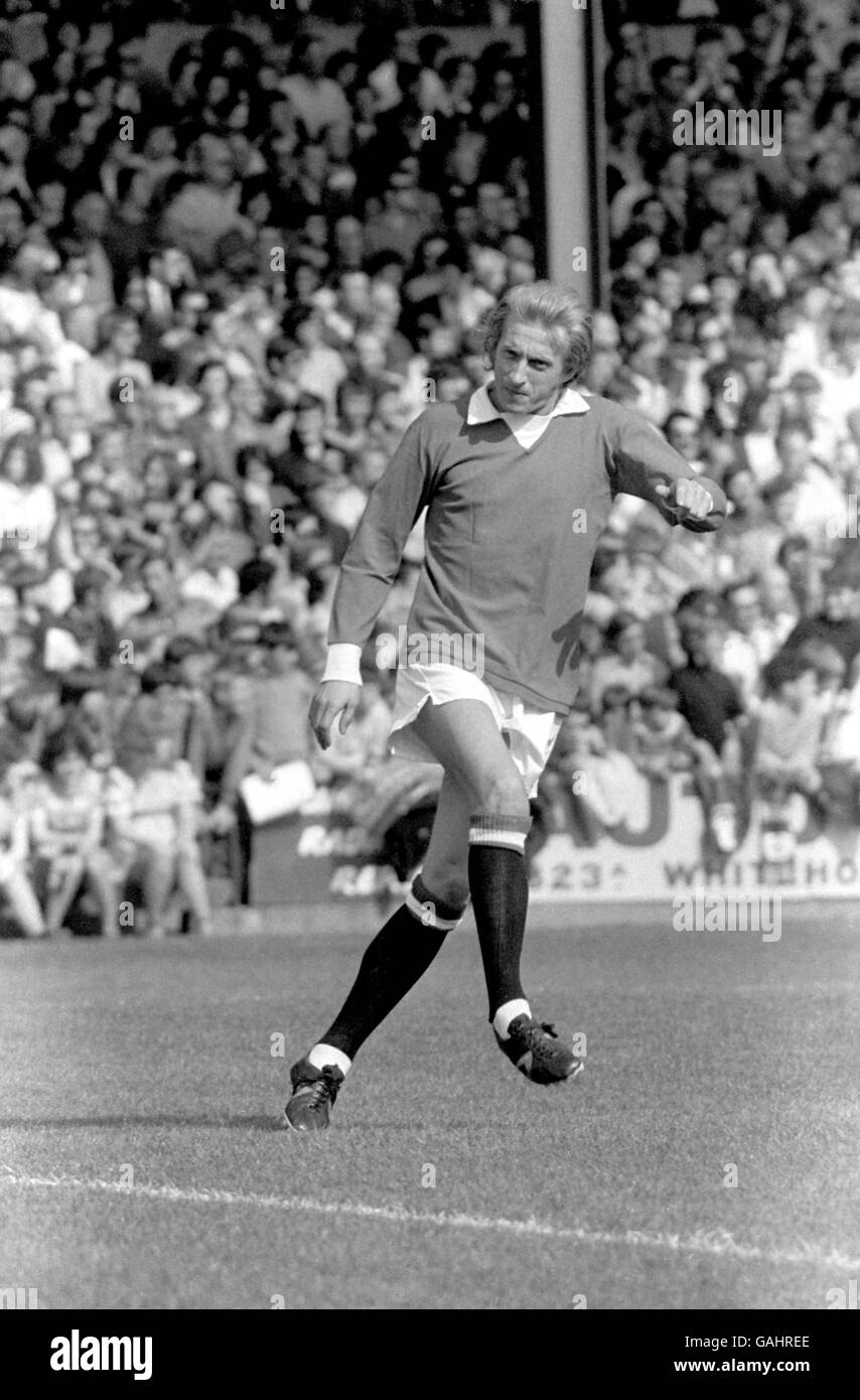 Denis law manchester Black and White Stock Photos & Images - Alamy