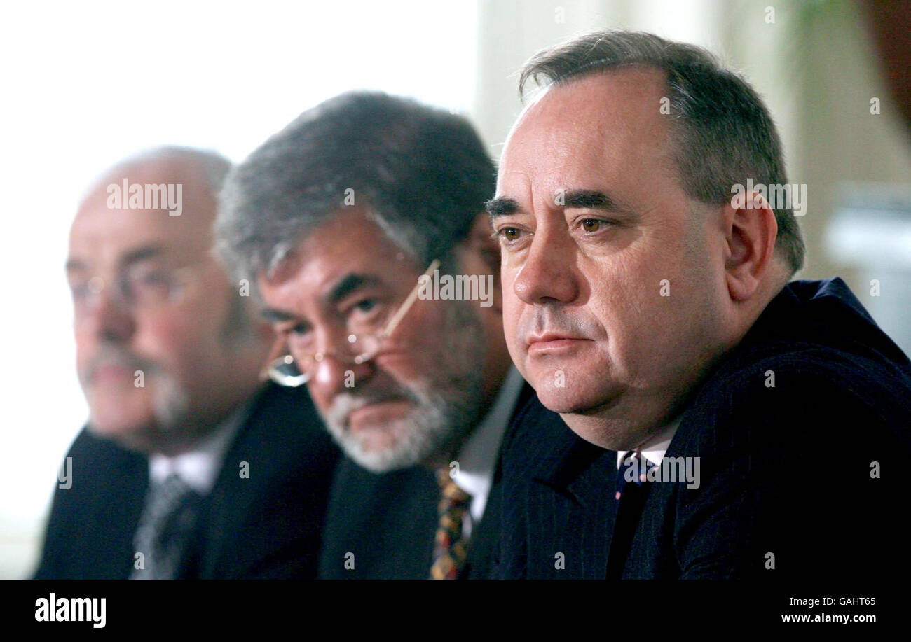 (Left to Right) Isle of Man Chief Minister Tony Brown, Guernsey First ...