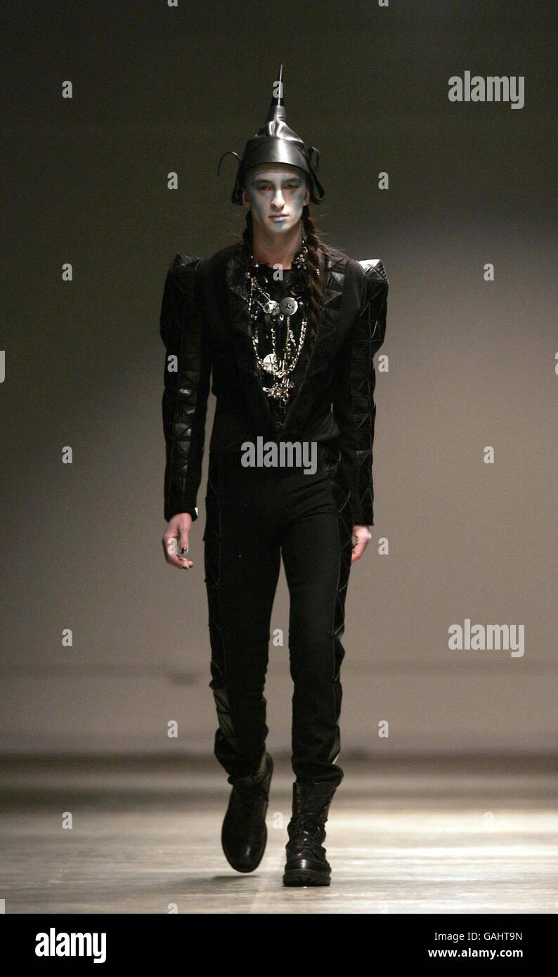 A model pictured during the Gareth Pugh London Fashion Week Autumn ...