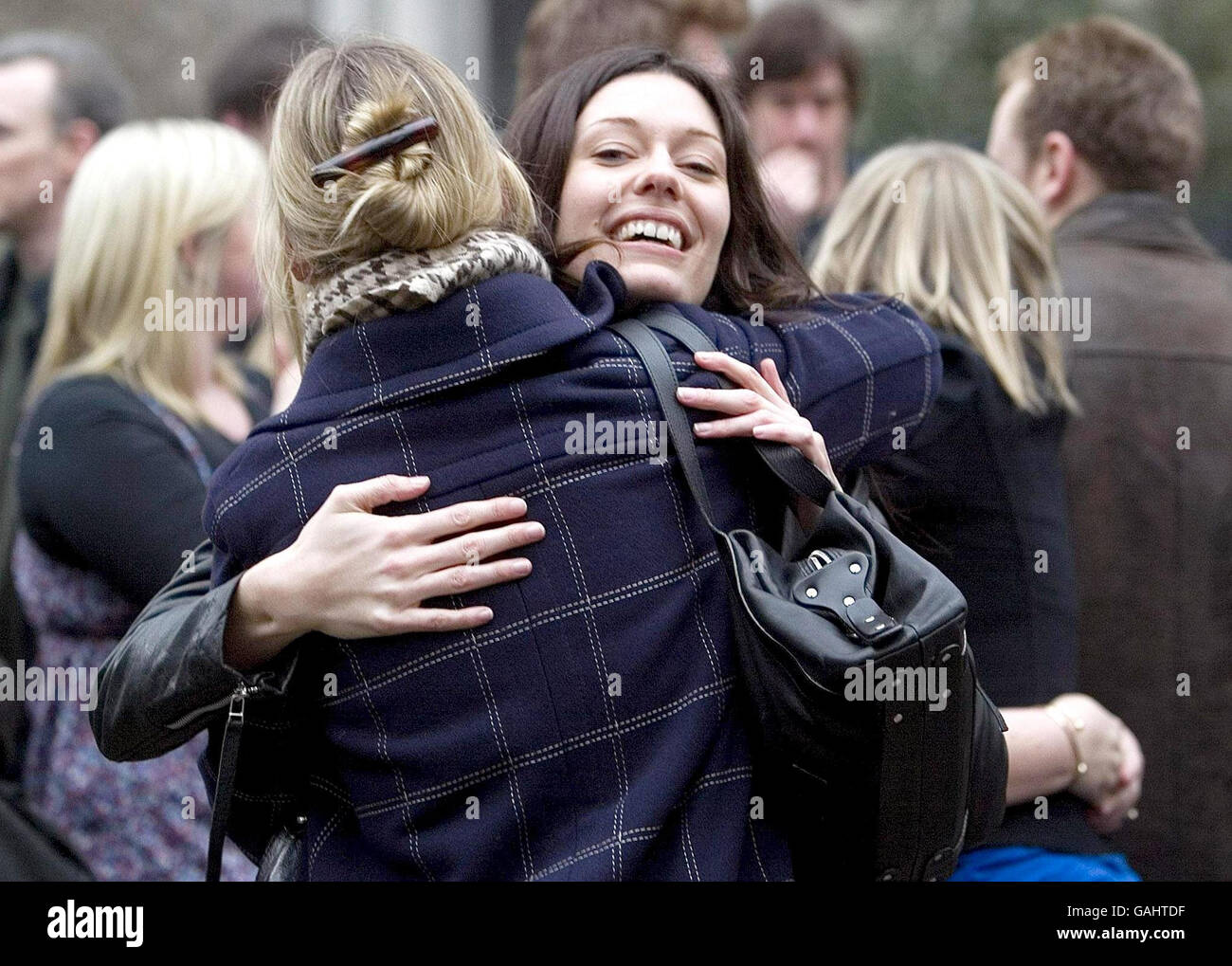 Hugging strangers hi-res stock photography and images - Alamy
