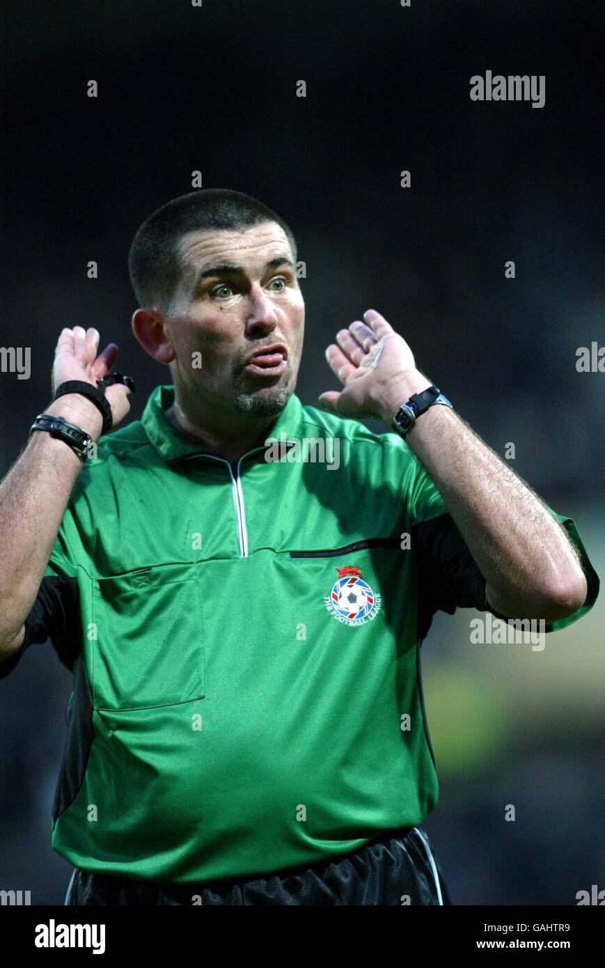 Jeff winter referee hi-res stock photography and images - Alamy