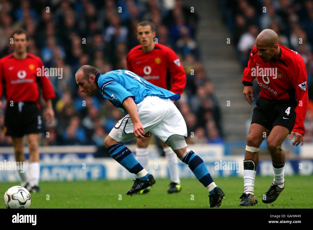 Manchester citys danny tiatto in action hi-res stock photography and ...