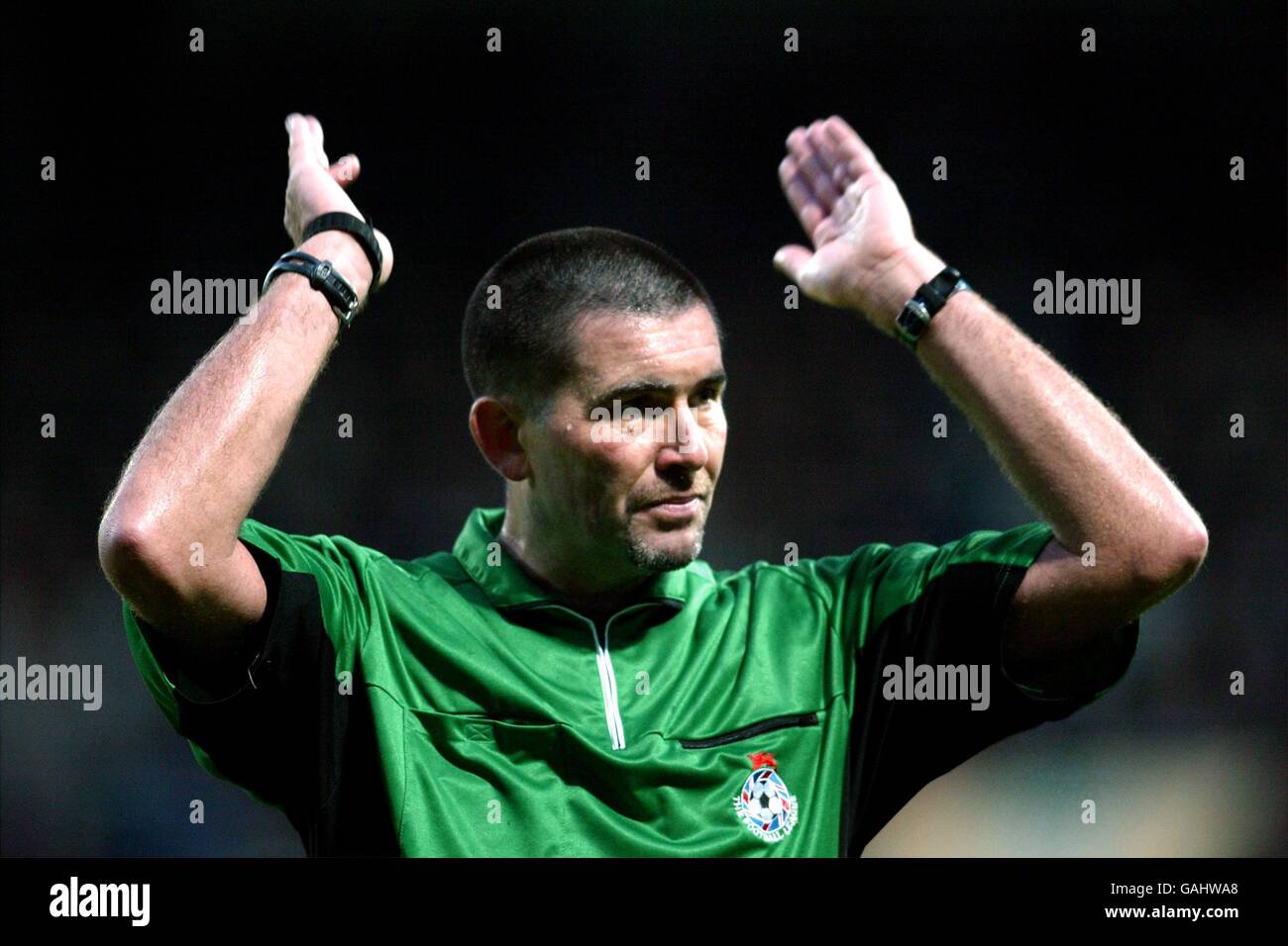 Jeff winter referee hi-res stock photography and images - Alamy