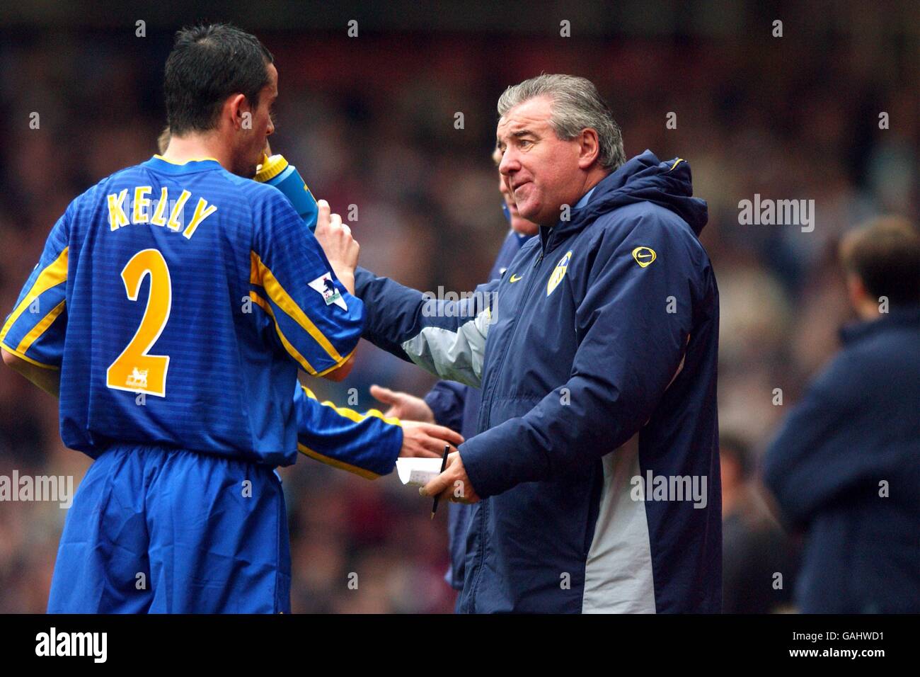 Leeds United's manager Terry Venables talks tactics with Gary Kelly (l ...