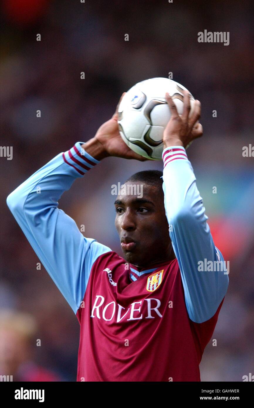 Aston Villa's Jlloyd Samuel prepares to take a throw in Stock Photo - Alamy