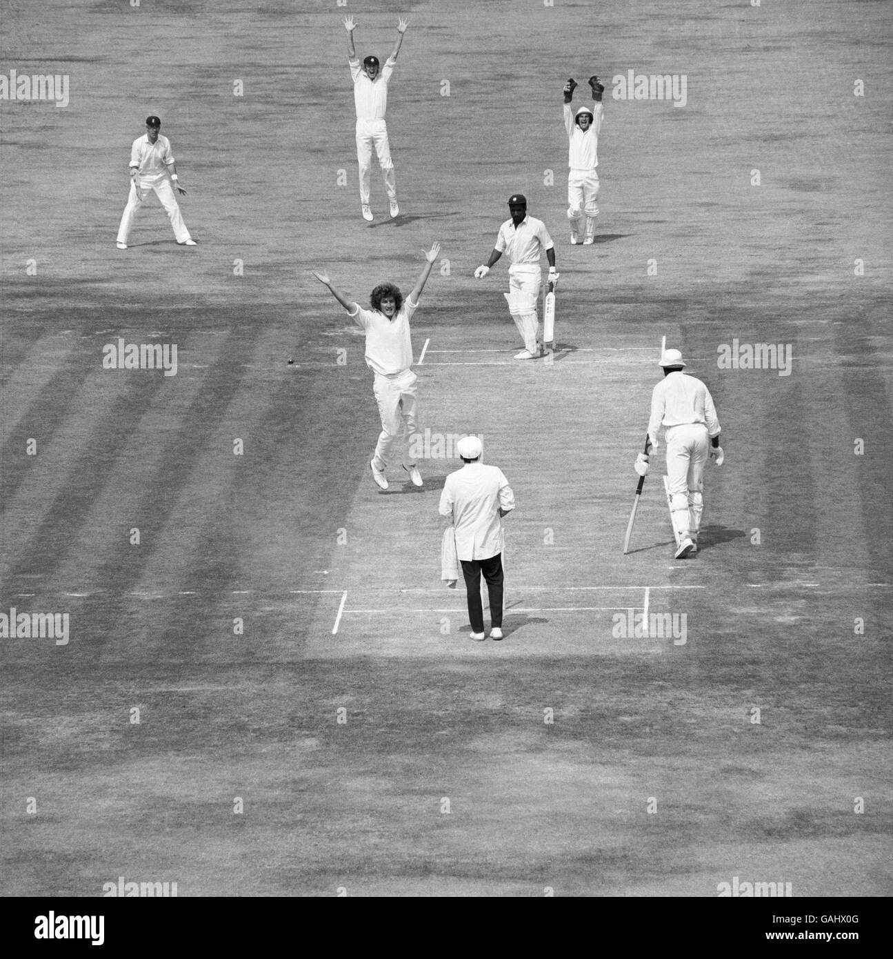 Come wicketkeeper alan knott hi-res stock photography and images - Alamy