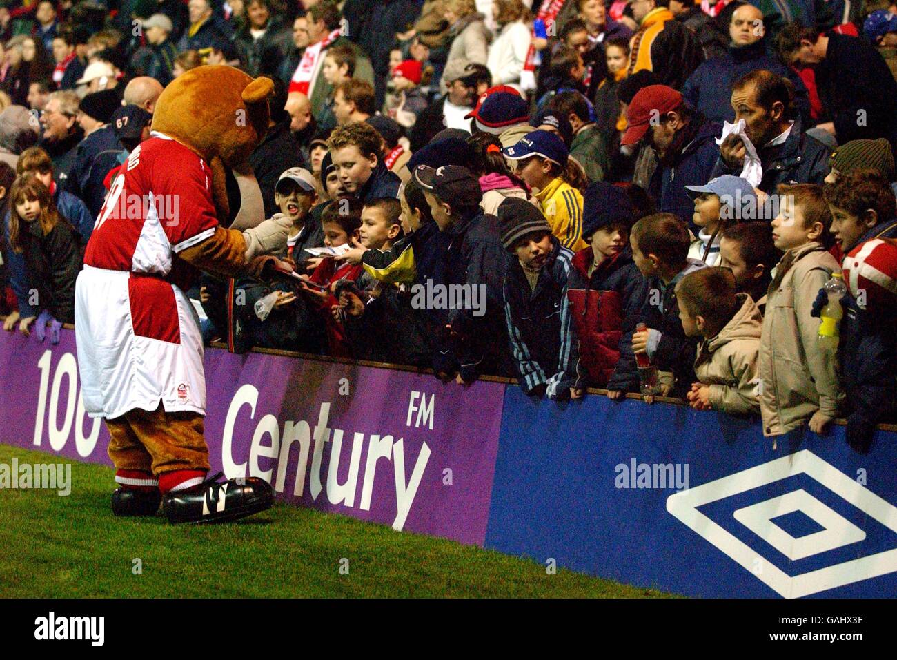 Nottingham forest mascot hi-res stock photography and images - Alamy