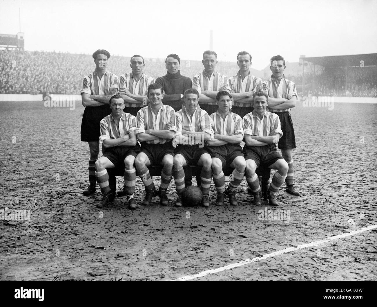 George latham football hi-res stock photography and images - Alamy