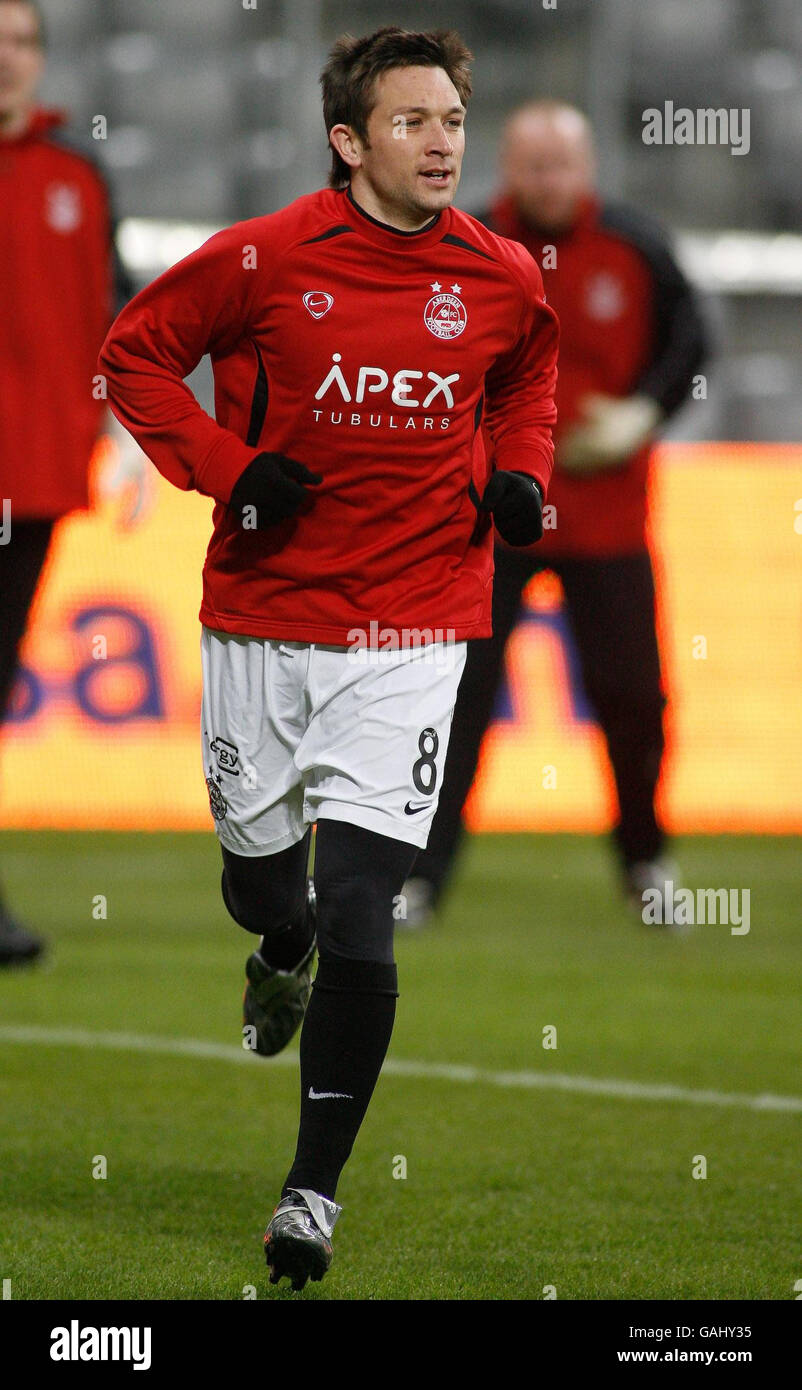 Aberdeens barry nicholson during training session at the allianz arena ...