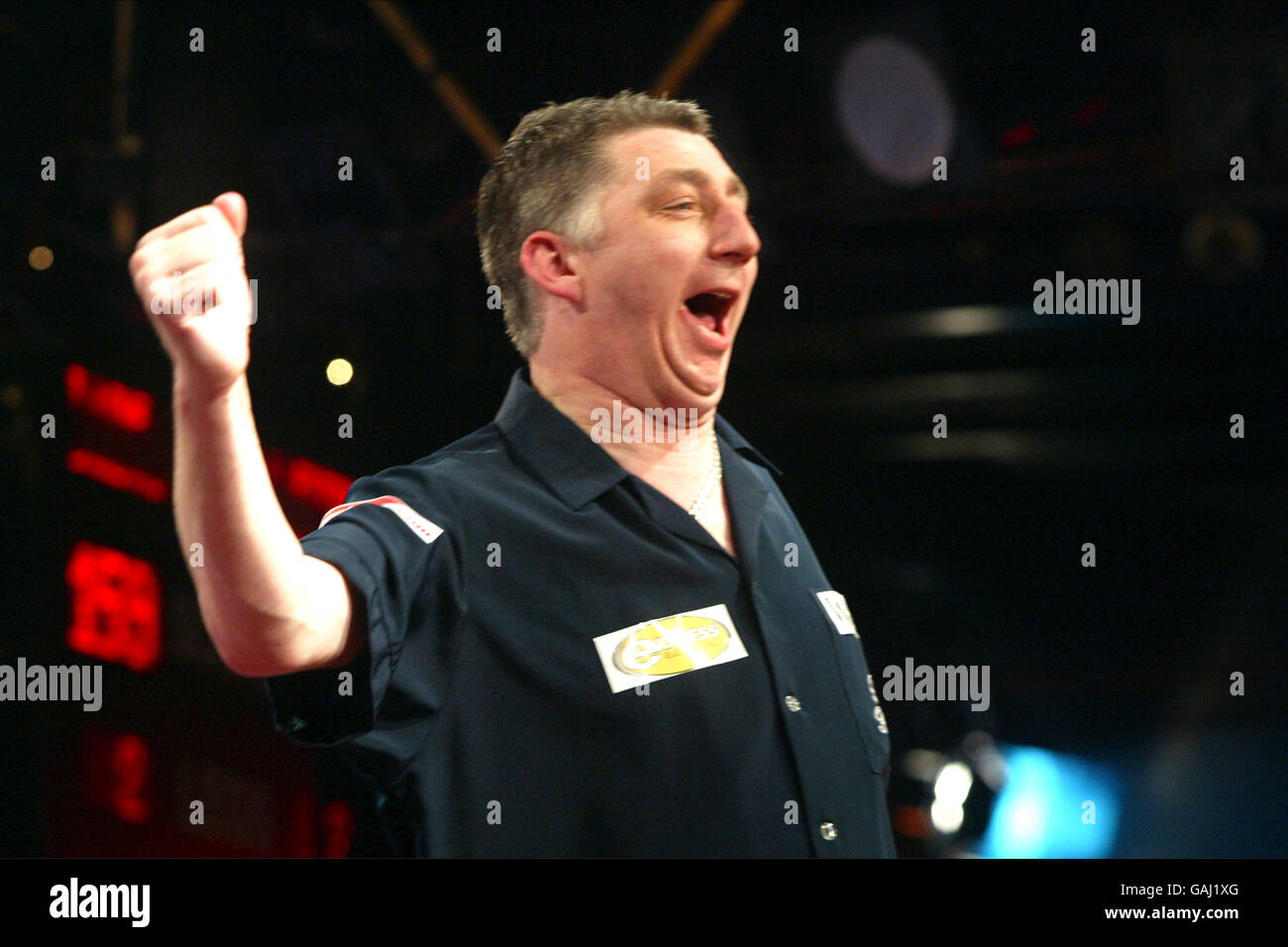 John lowe darts hi-res stock photography and images - Alamy