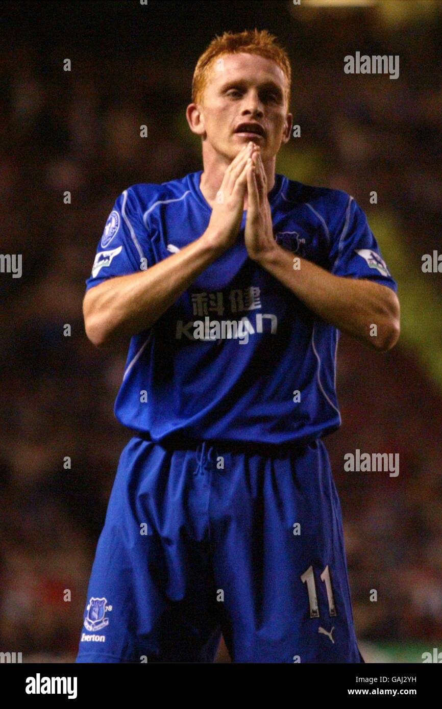 Everton's Mark Pembridge rues a missed chance against Manchester United ...