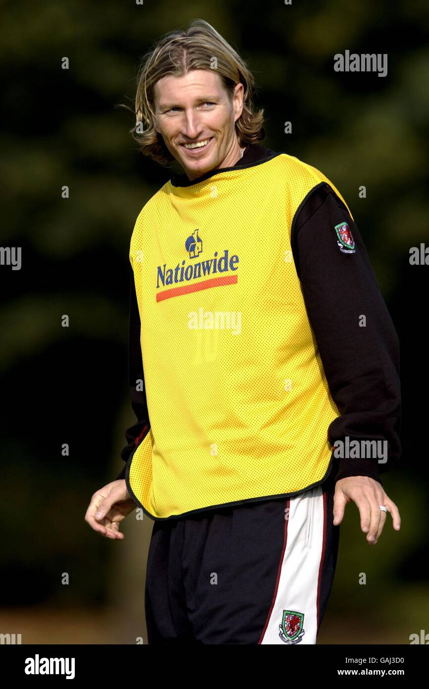 Robbie savage of wales hi-res stock photography and images - Alamy