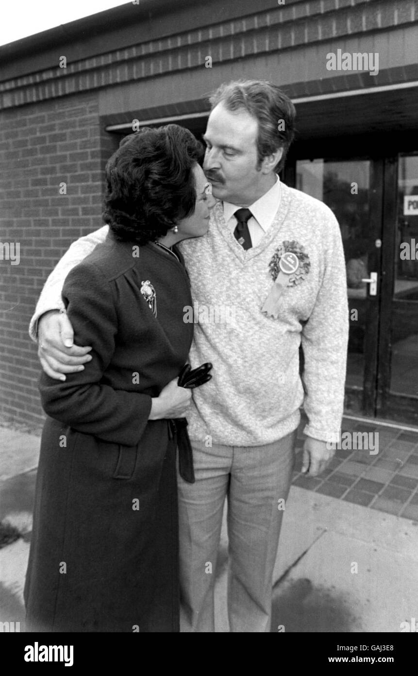 Edwina currie husband ray polling station hi-res stock photography and ...