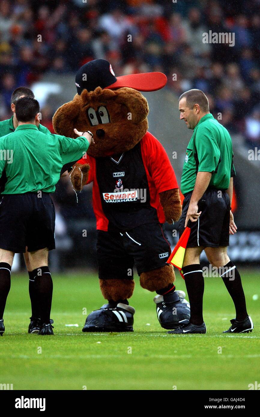 Afc bournemouth mascot hi-res stock photography and images - Alamy