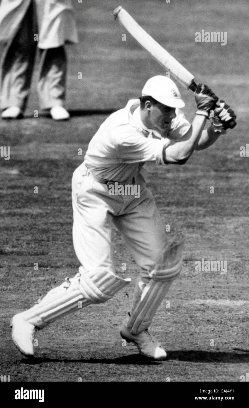 Cricket. Roland Proud, Hampshire Stock Photo - Alamy
