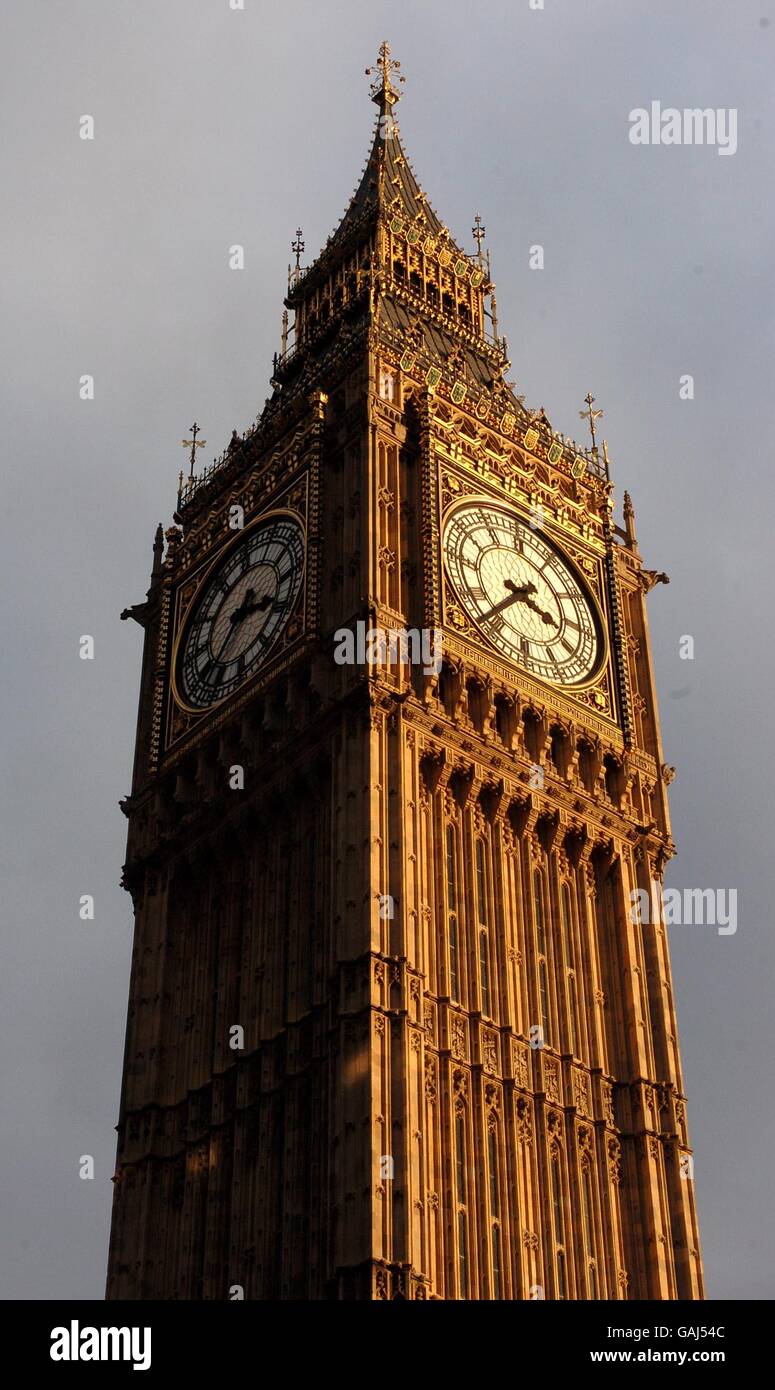 Westminster clock on st stephens tower hi-res stock photography and ...