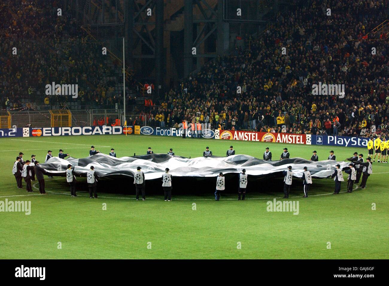 Borussia dortmund v arsenal hi-res stock photography and images - Alamy