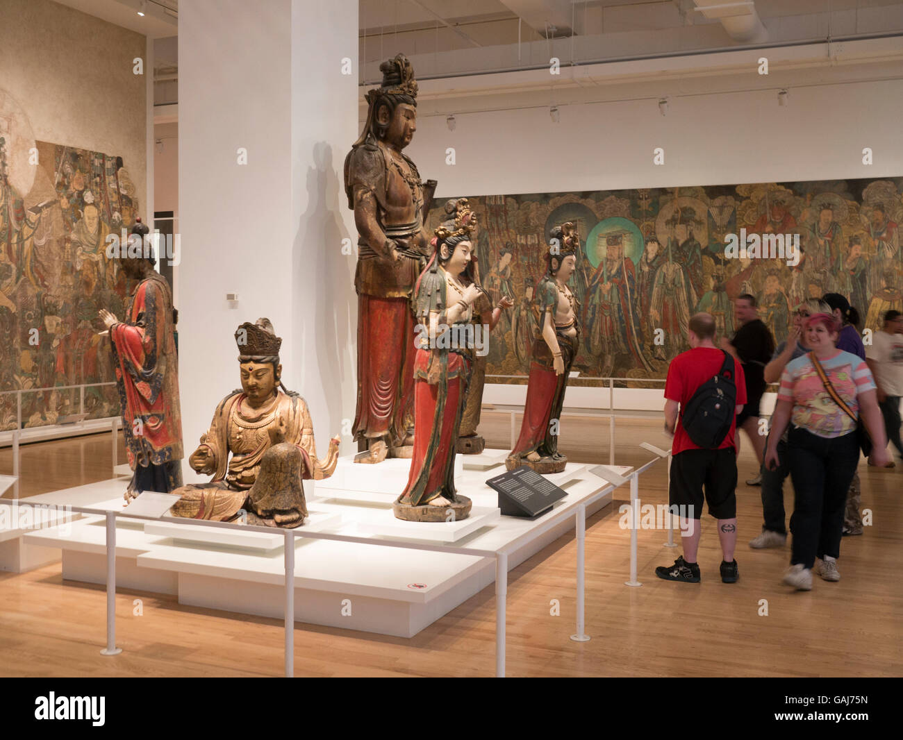 Visitors in Chinese exhibit on display in Royal Ontario Museum, Toronto ...