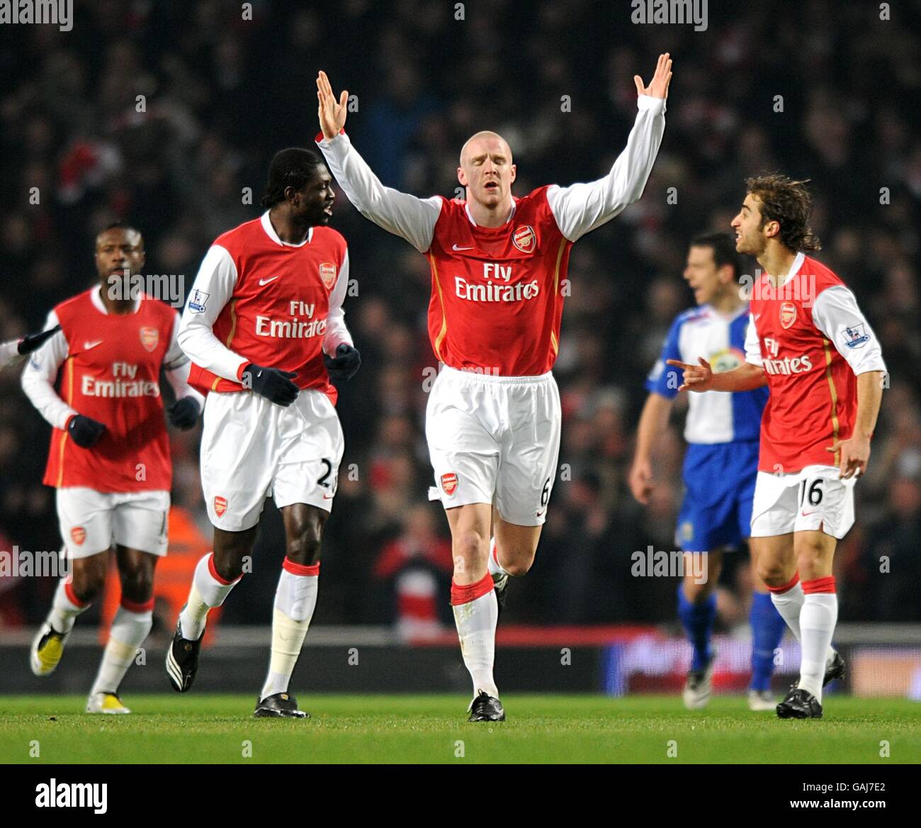Arsenal's Philippe Senderos celebrates scoring the opening goal of the ...