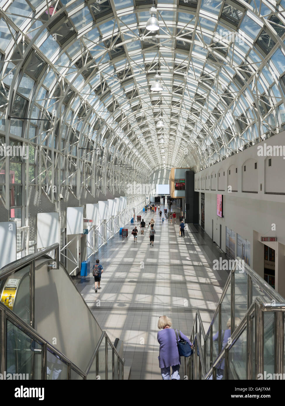 Union Pearson Express Terminal concourse connecting skywalk, Toronto ...