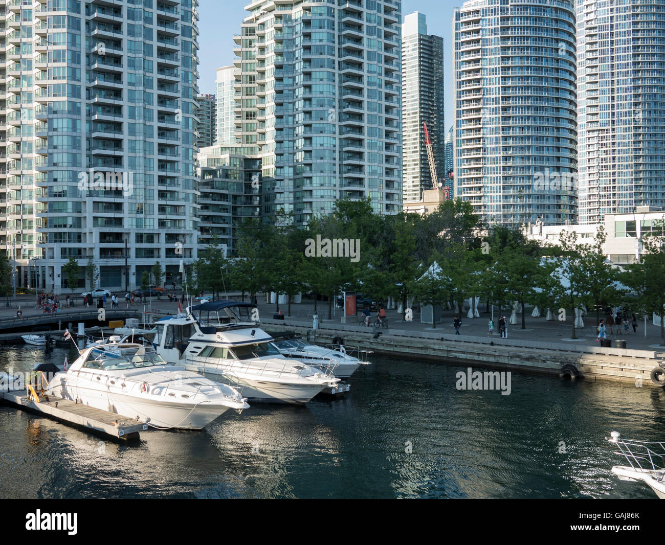 Toronto lakefront hi-res stock photography and images - Alamy