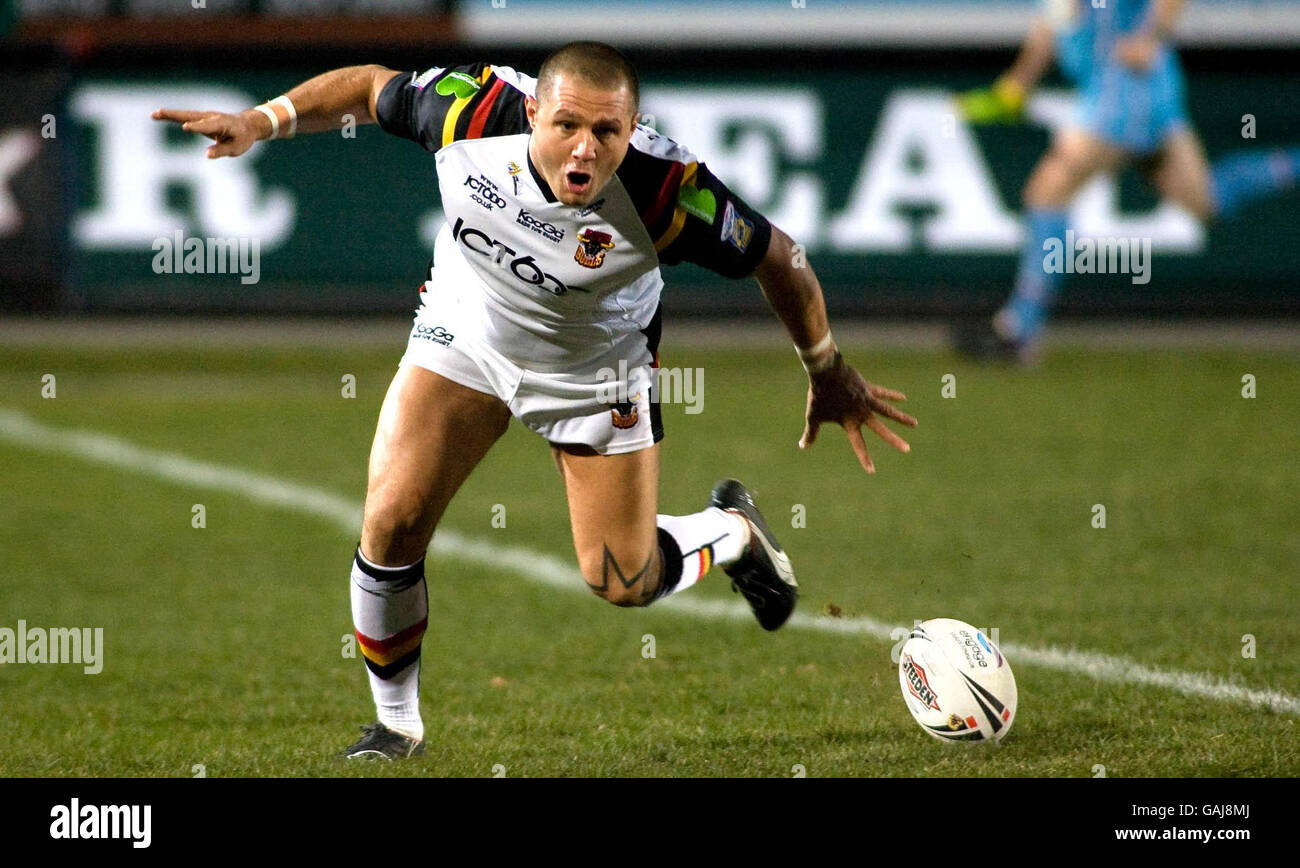Huddersfield rugby player hi-res stock photography and images - Alamy