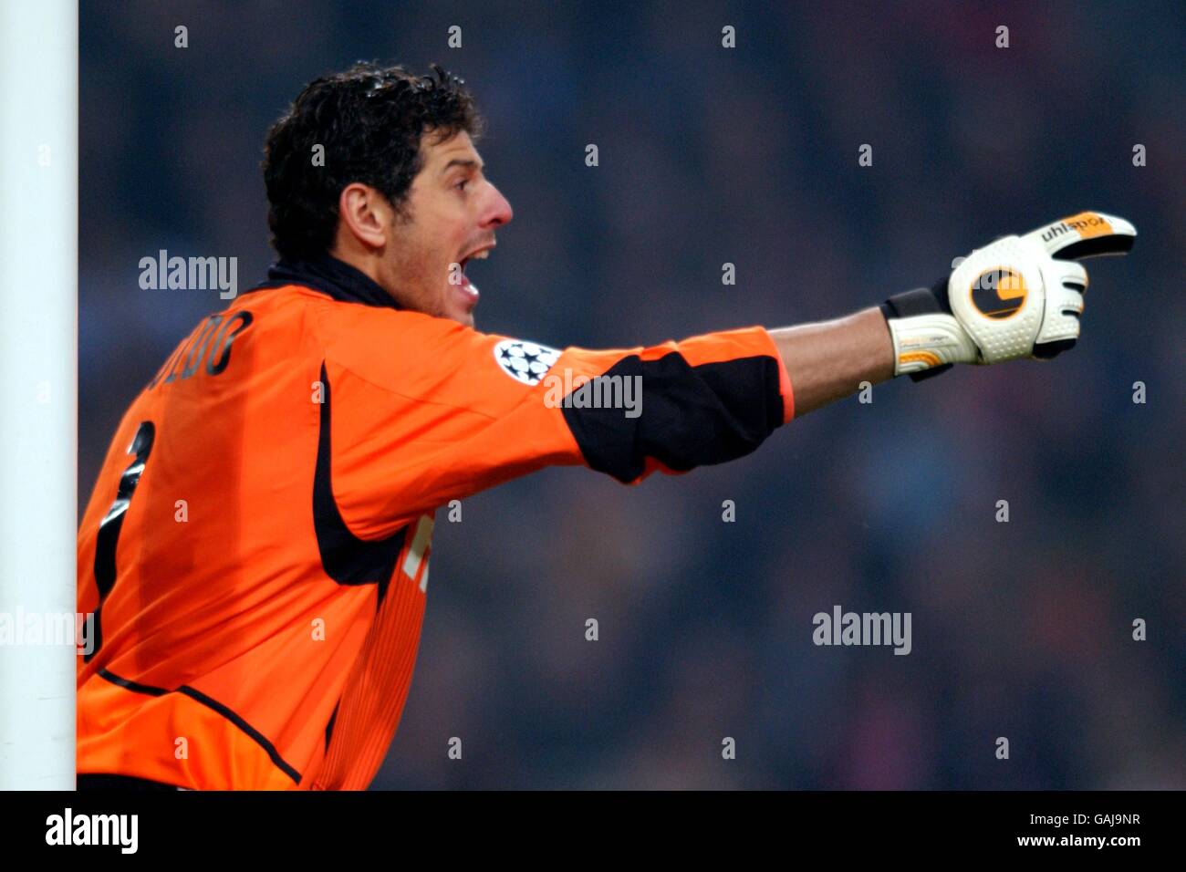 Francesco toldo inter hi-res stock photography and images - Alamy