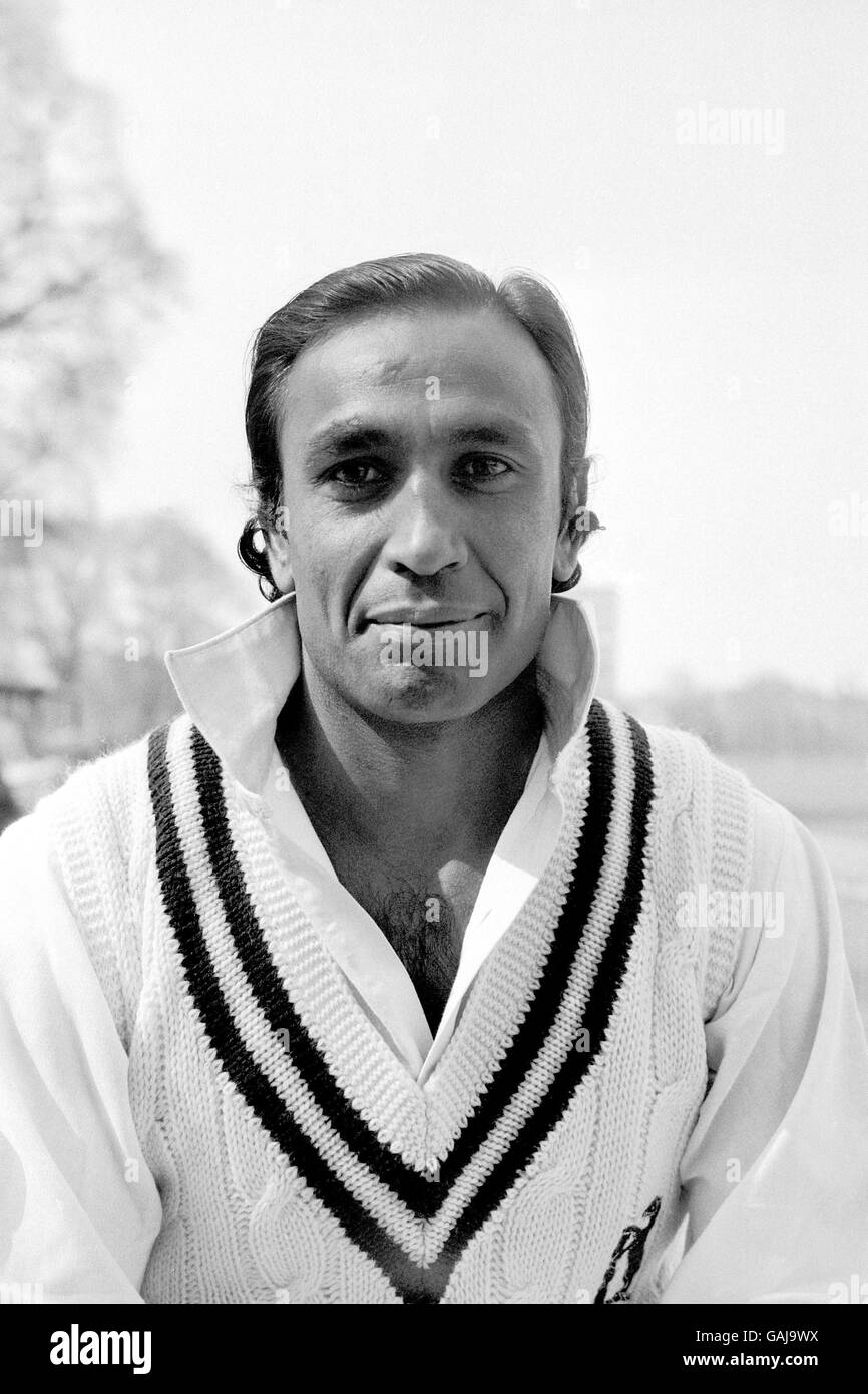 Cricket warwickshire ccc photocall Black and White Stock Photos ...