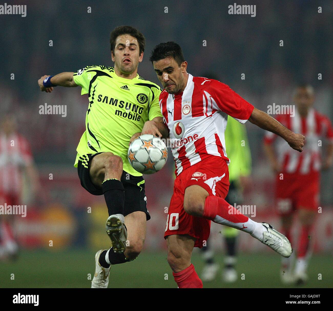 Soccer chelsea full length ball hi-res stock photography and images - Alamy