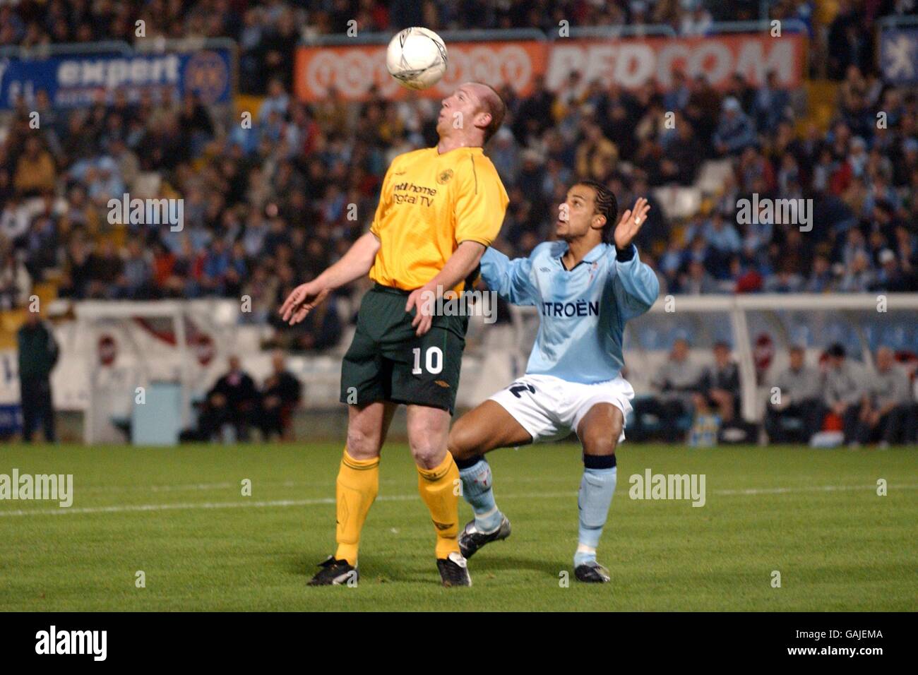 Celtics john hartson controls the ball hi-res stock photography and ...