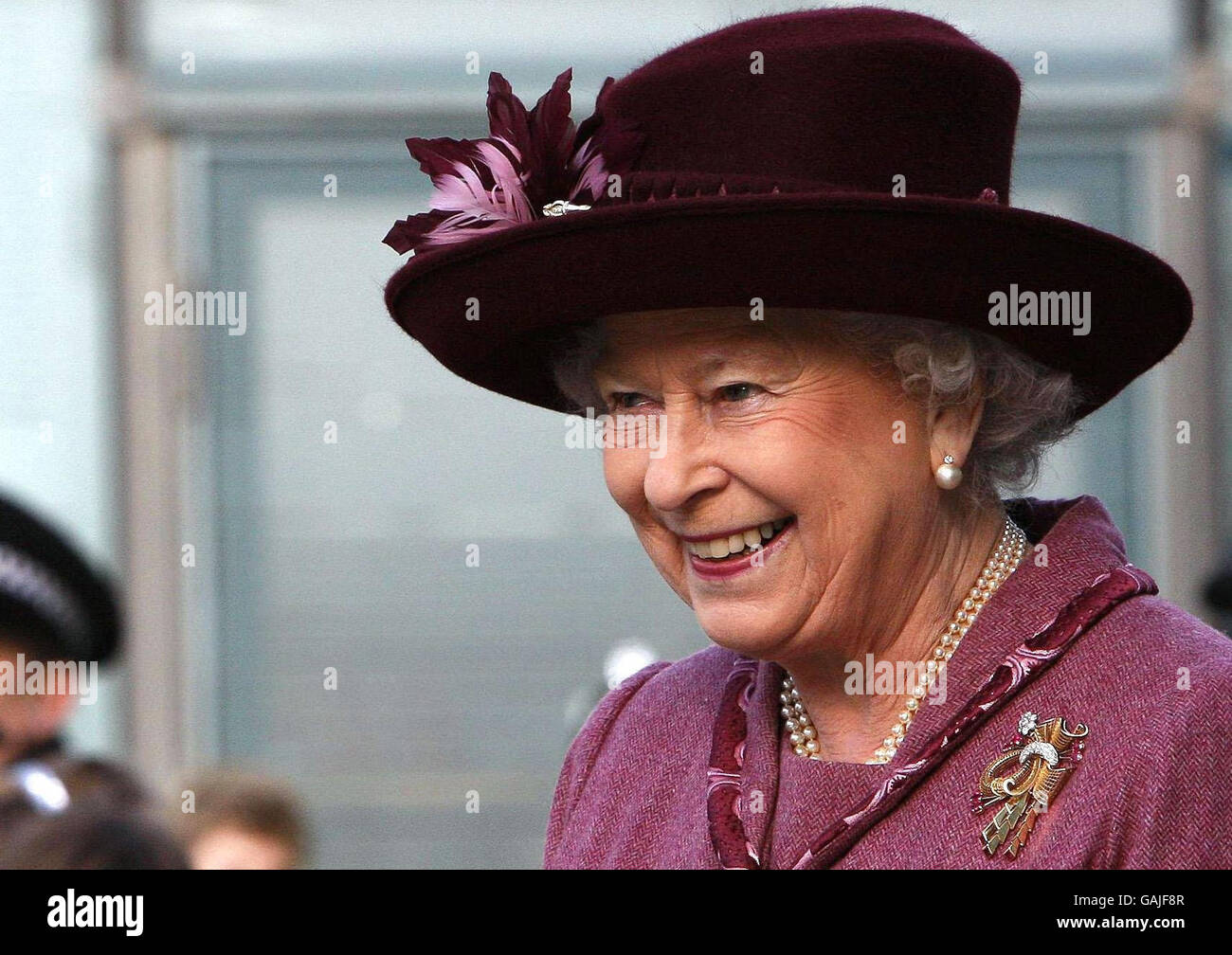 Queen visits manchester hi-res stock photography and images - Alamy