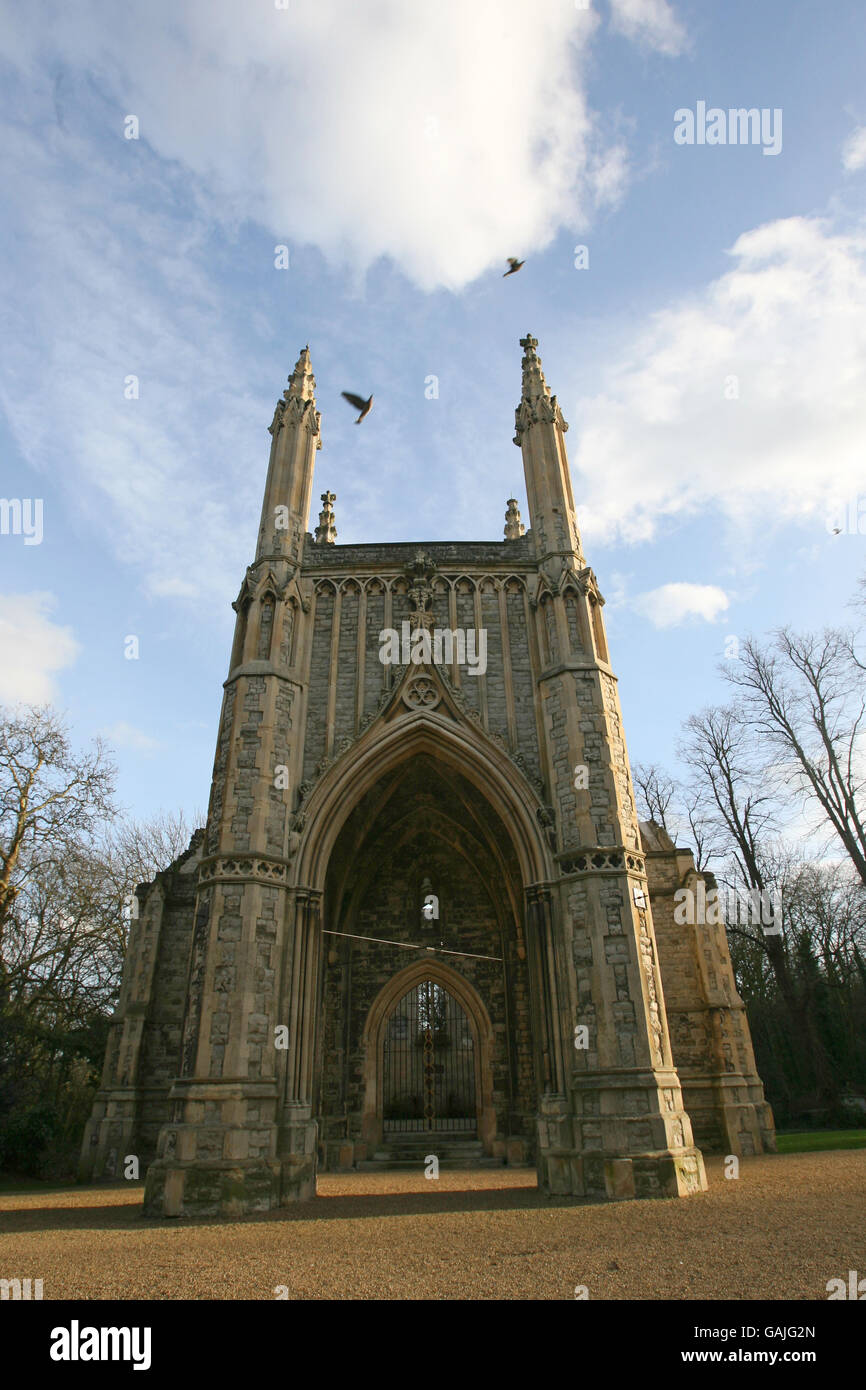 Landmarks - Nunhead Cemetery - Southwark. Building at Nunhead Cemetery ...