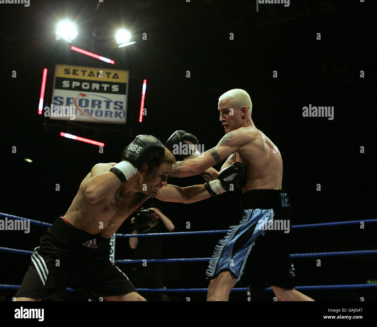 Boxing - Super Featherweight Contest - Meadowbank Arena Stock Photo - Alamy