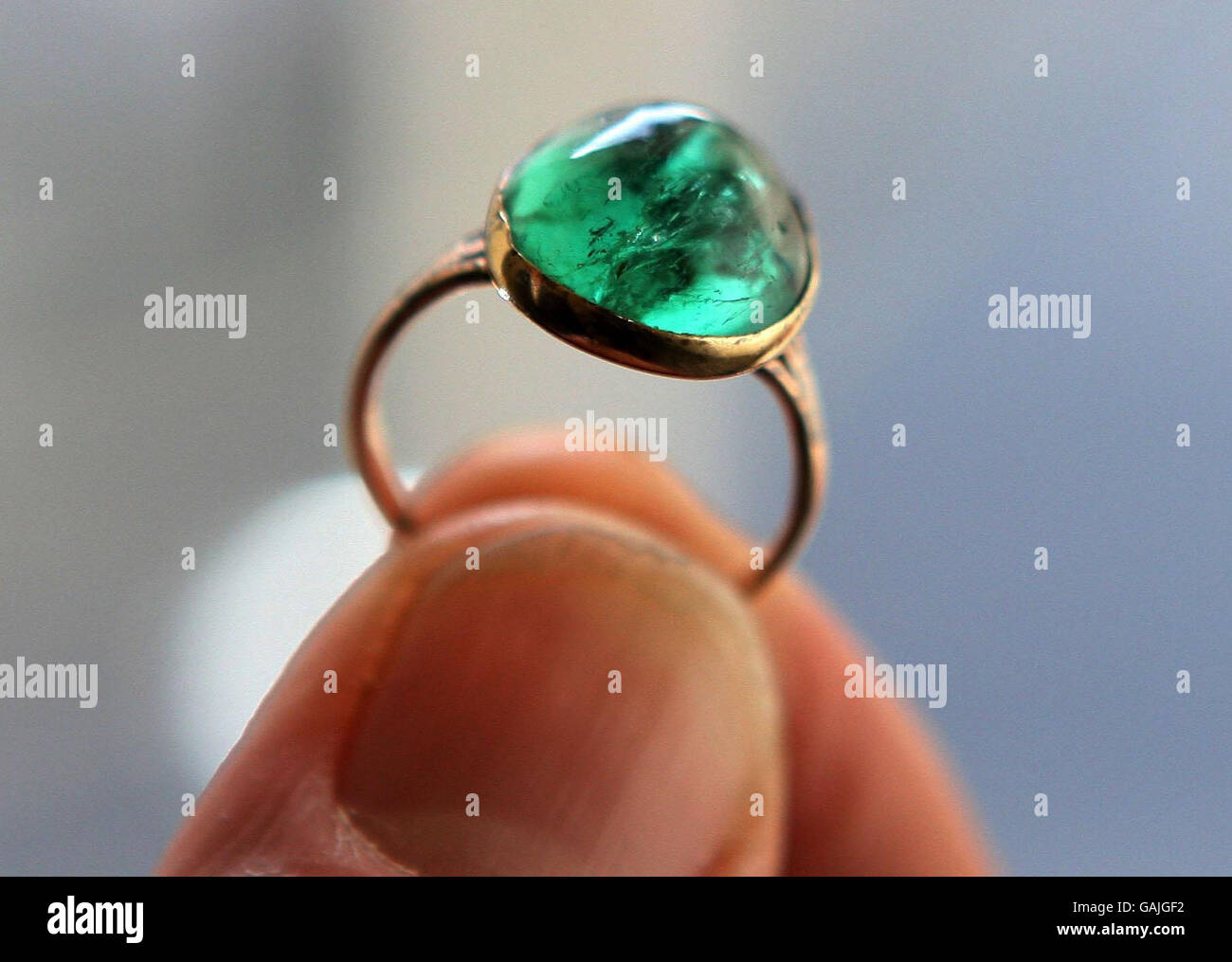 An 18th century Jacobite ring used by Bonnie Prince Charlie to pass on ...