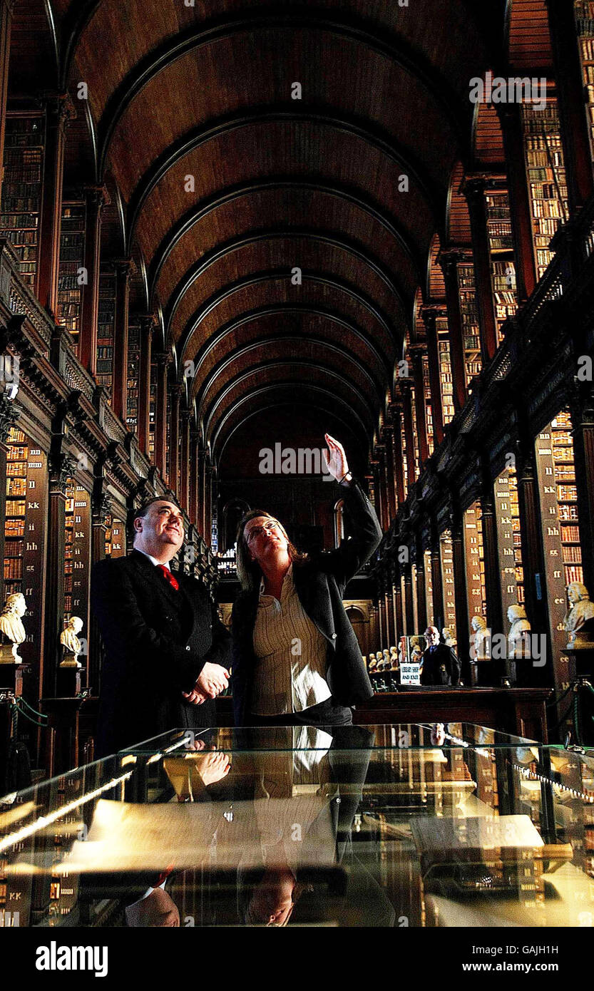 First Minister of Scotland Alex Salmond with Vice-Provost of Trinity ...