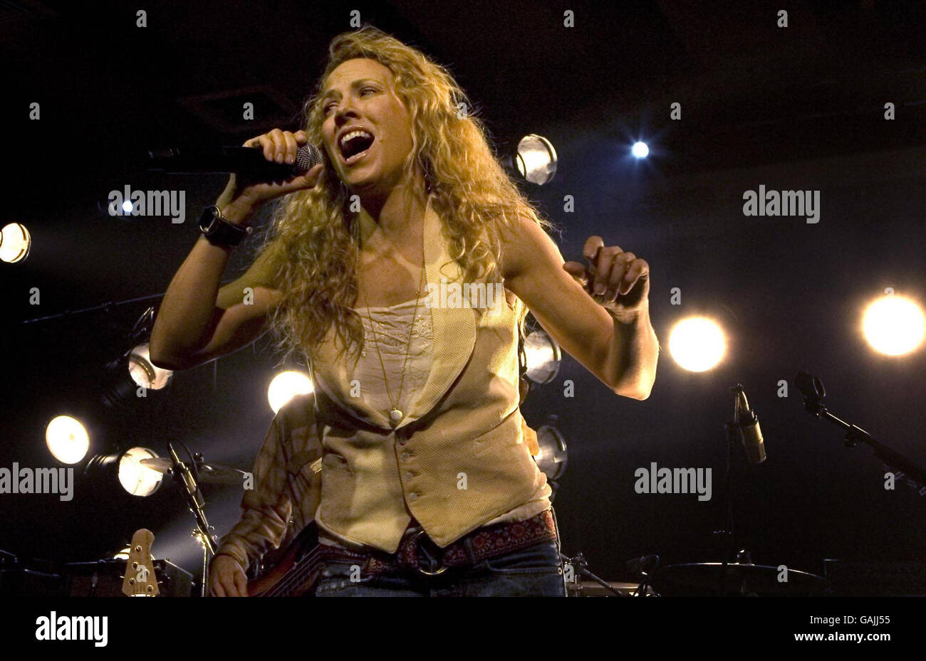 Sheryl crow in hi-res stock photography and images - Alamy